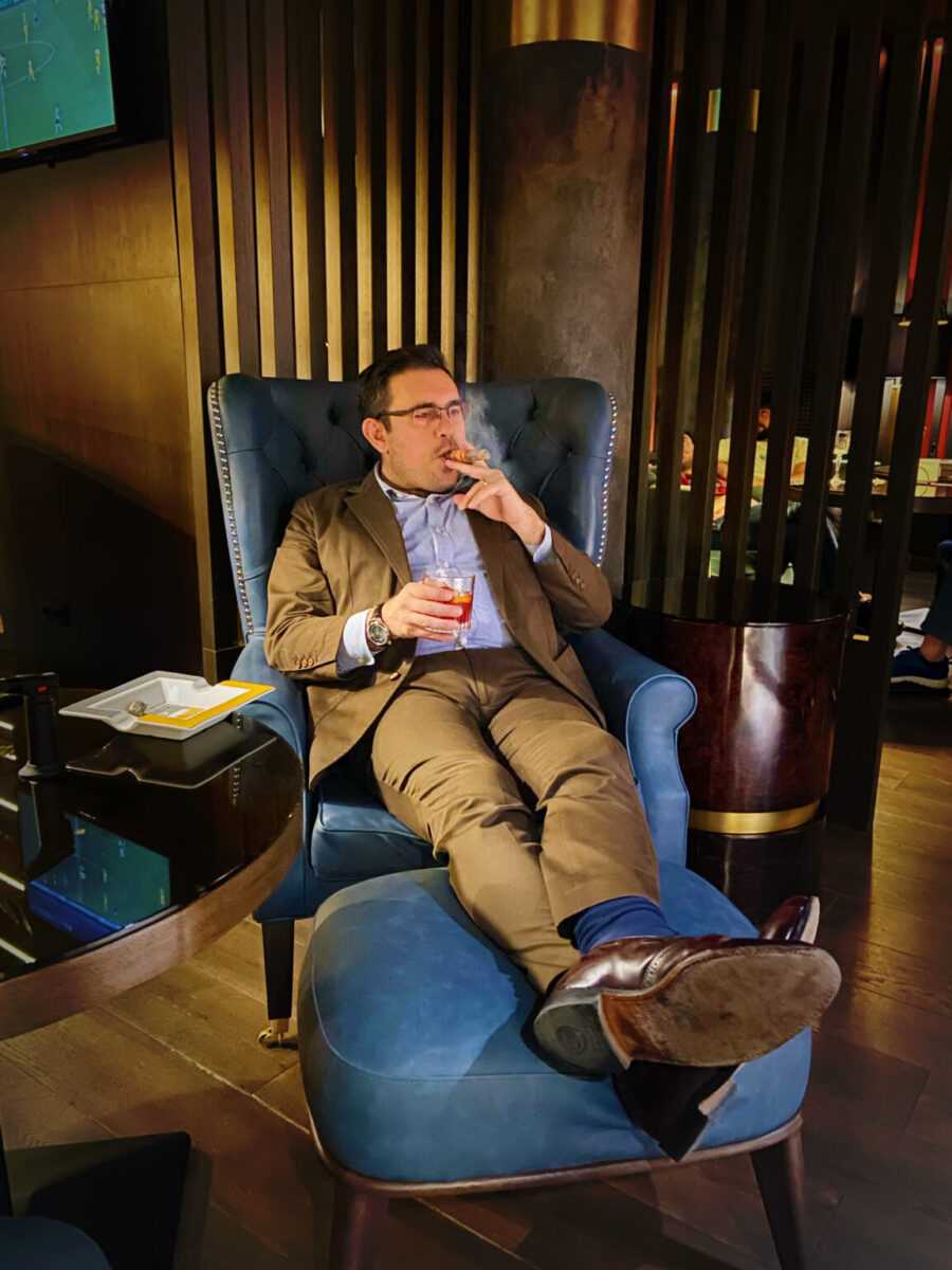 Smoking cigars: before or after meals – Alessandro Rocco Pietrocola